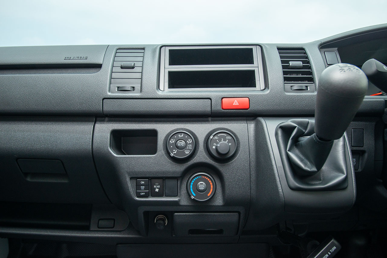 Hiace Commuter Bus| TGS