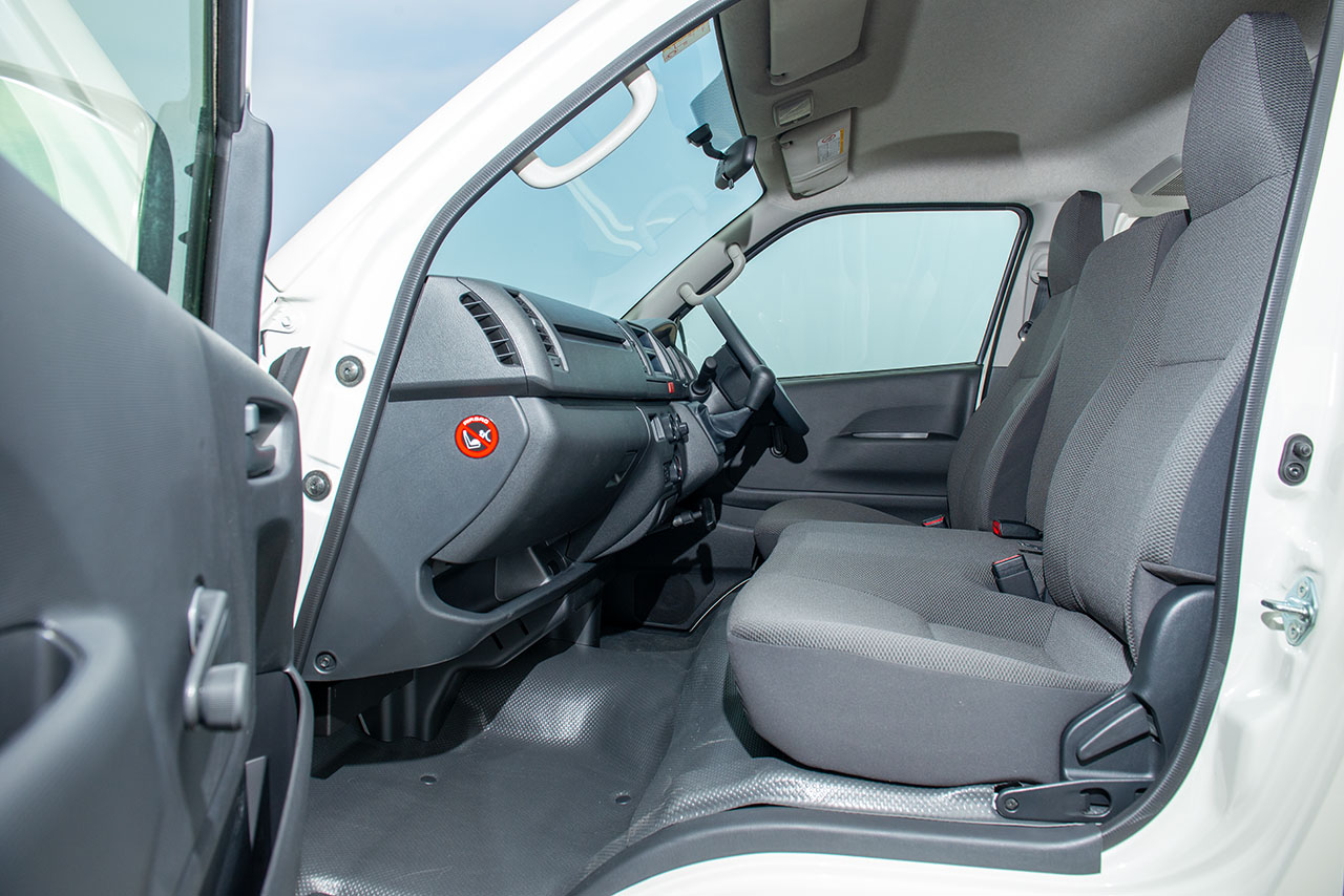 Hiace Commuter Bus| TGS