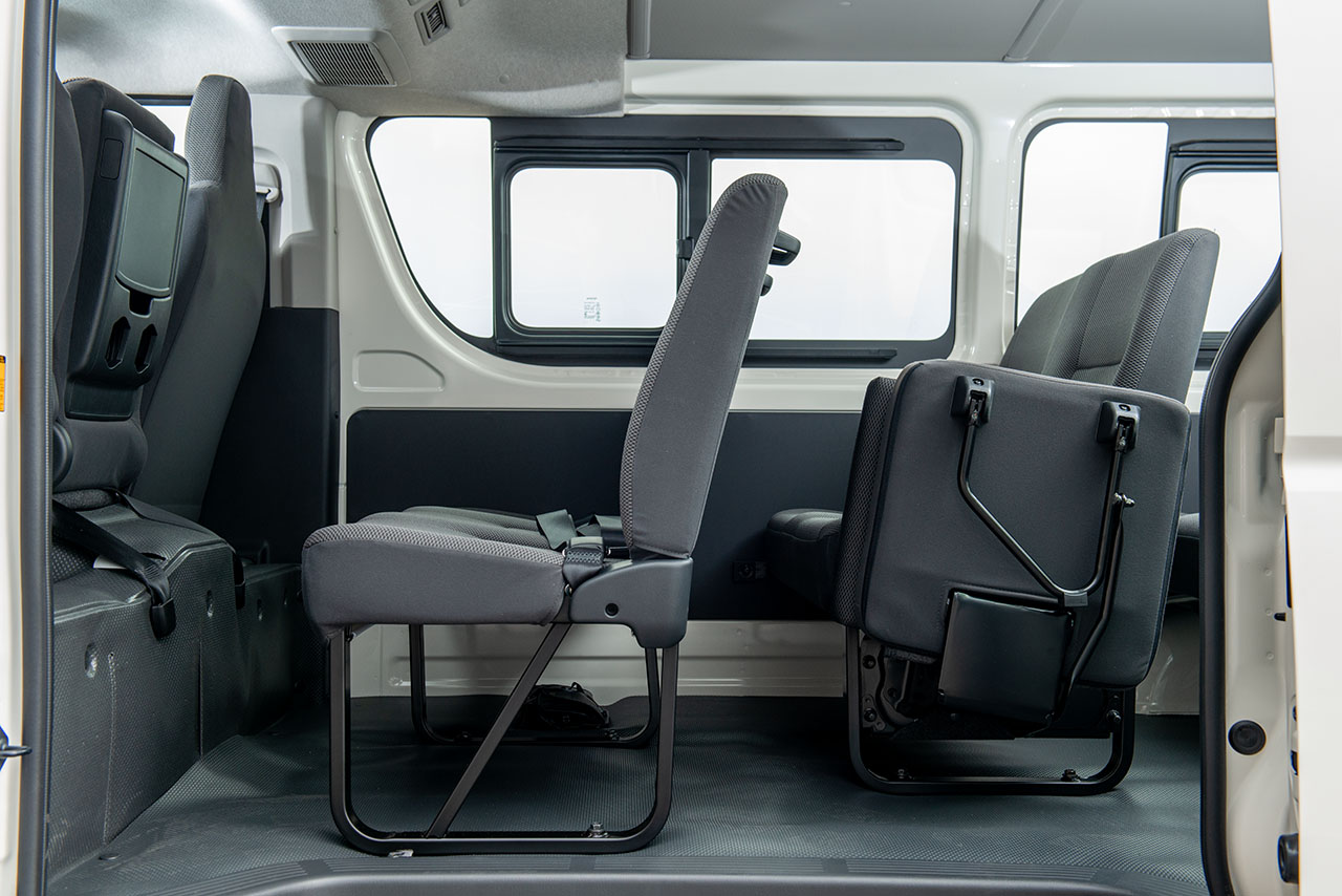 Hiace Commuter Bus| TGS
